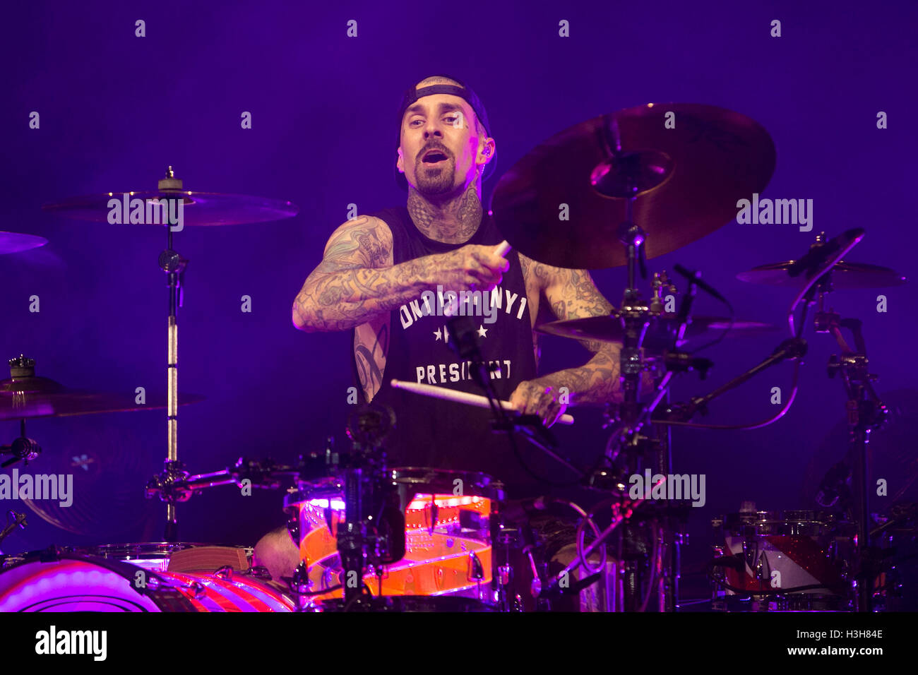 Drummer Travis Barker of Blink 182 perfoms at Shoreline Amphitheatre on ...