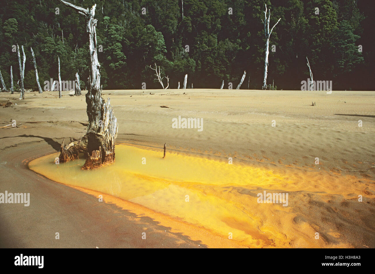 Mining pollution hi-res stock photography and images - Alamy
