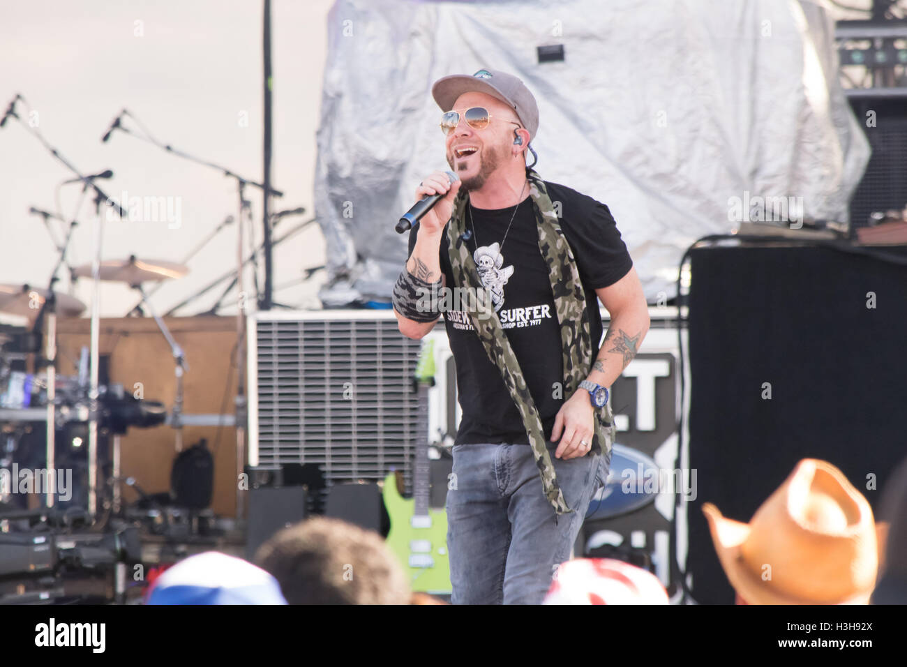 Chris Lucas of Locash kicks off day 1 of the Route 91 Harvest Festival ...