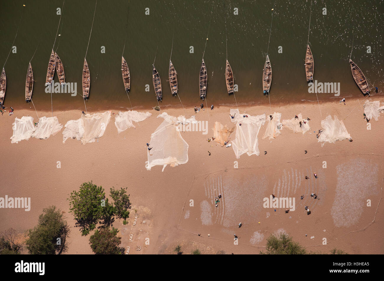 African traditional tools hi-res stock photography and images - Alamy