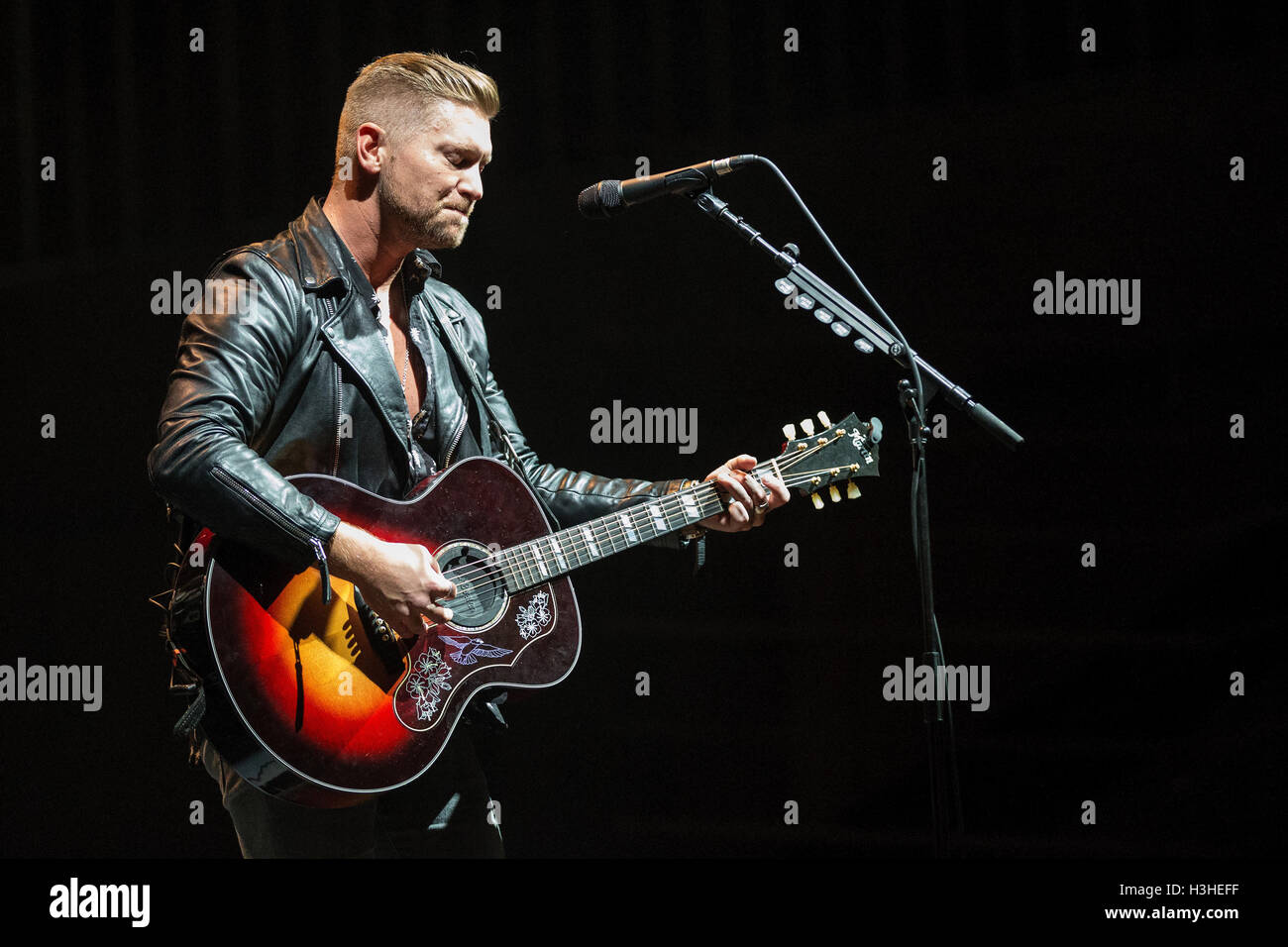 Bear Rinehart of NEEDTOBREATHE performs during the Tour De Compadres at ...