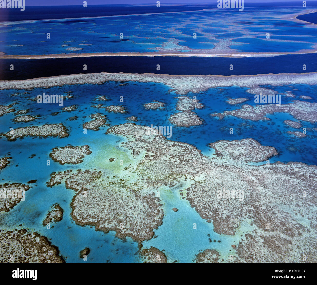 Great barrier reef hardy reef aerial hi-res stock photography and ...