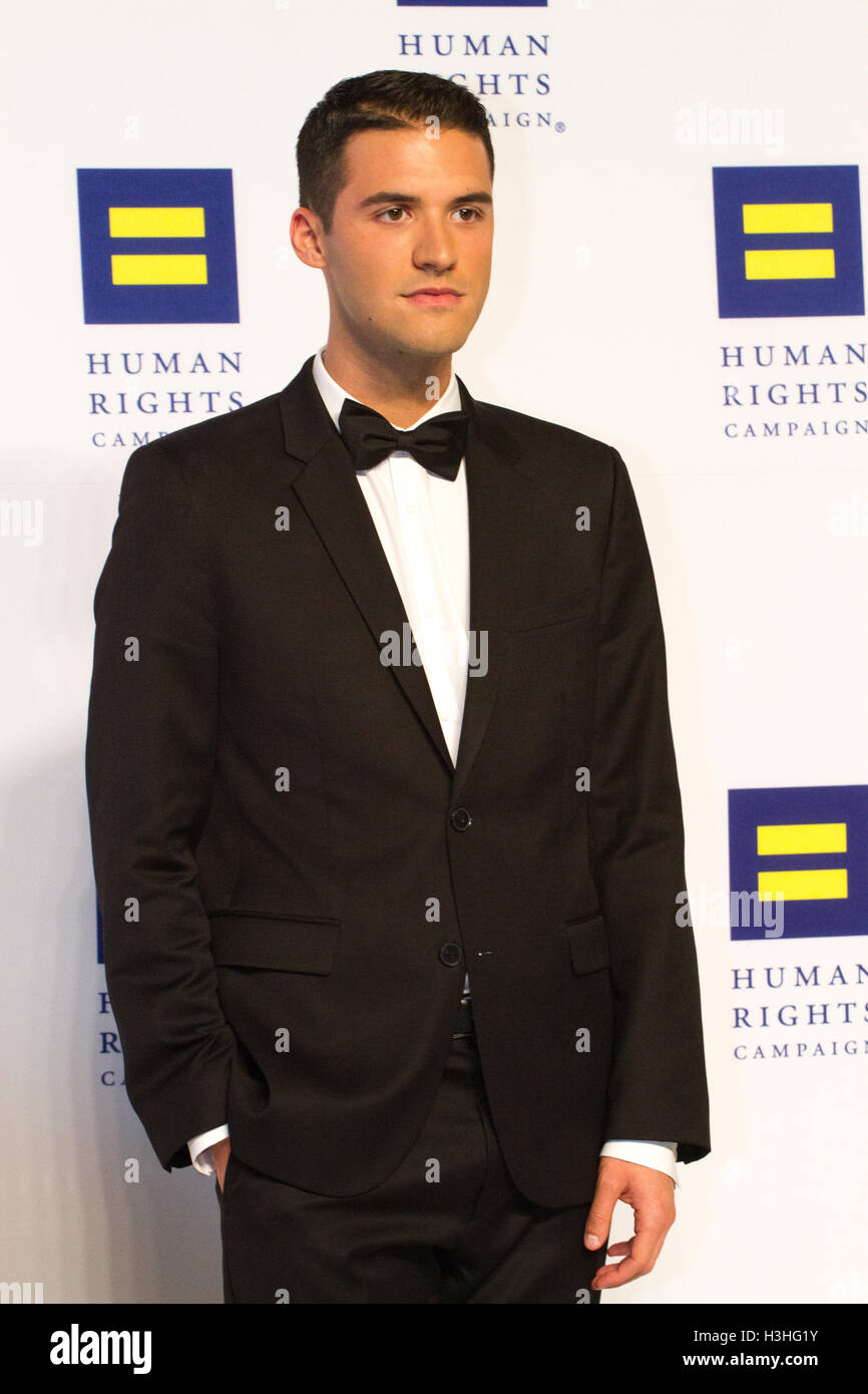 Raymond braun hi-res stock photography and images - Alamy