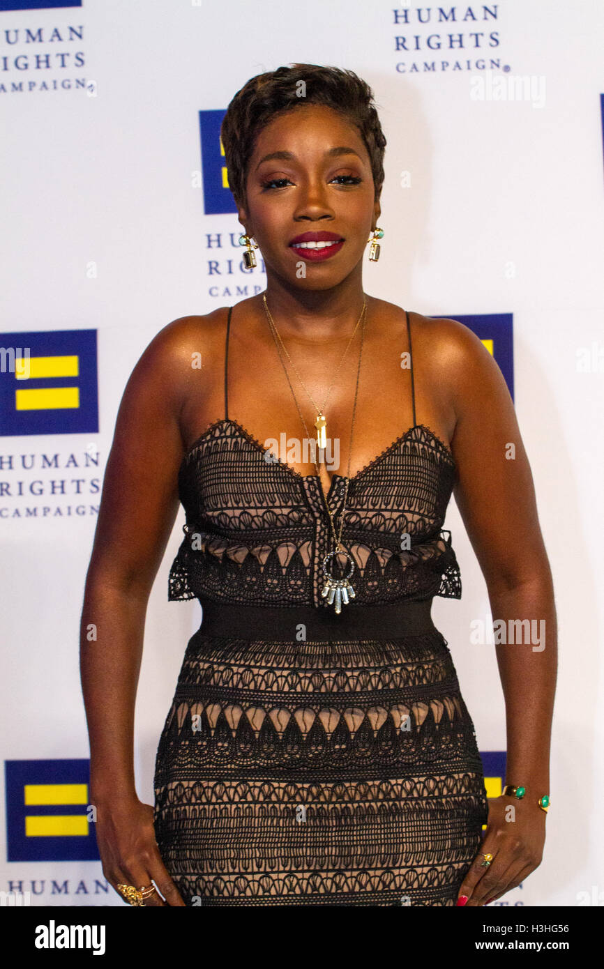 British singer hi-res stock photography and images - Alamy