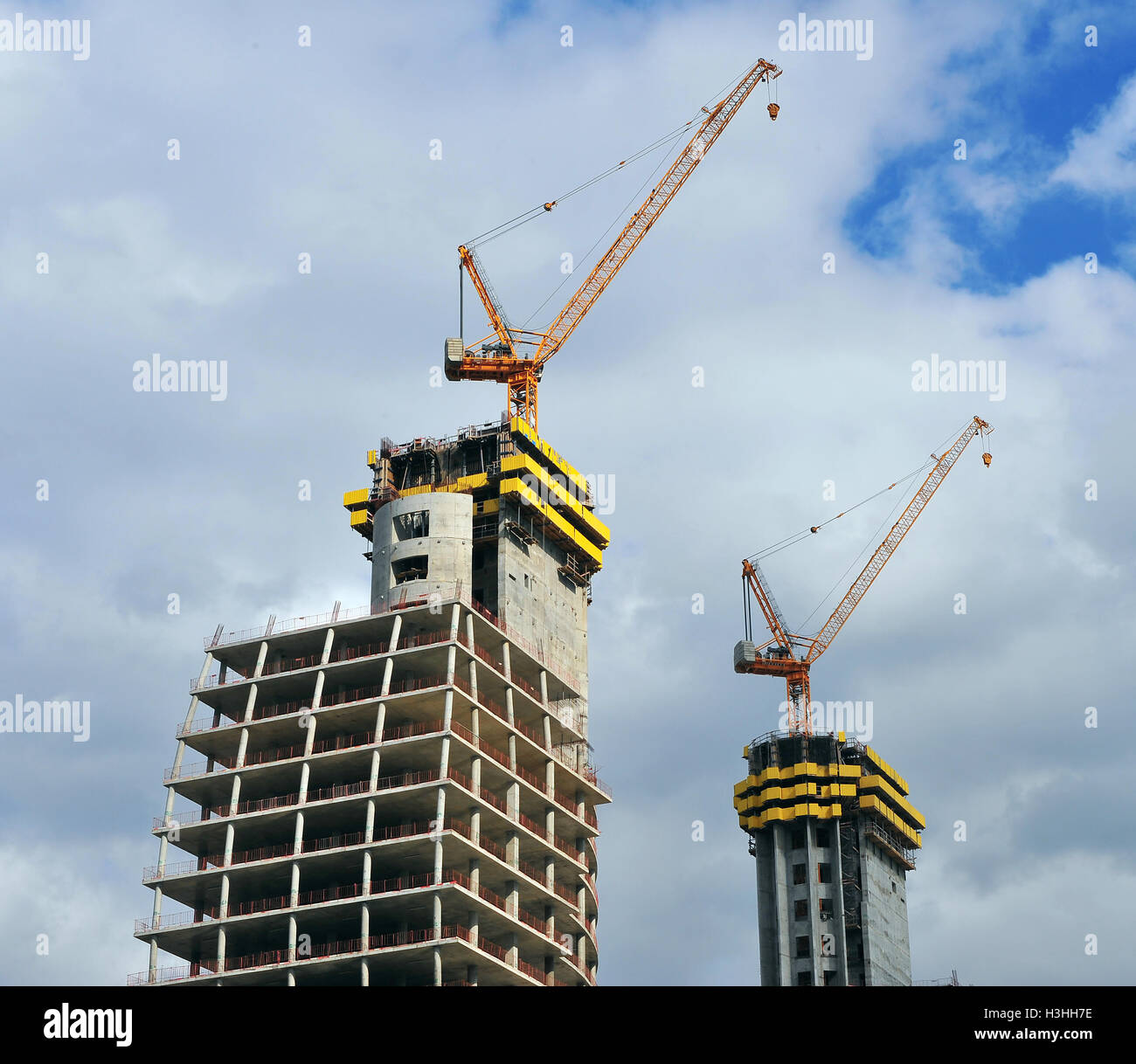 Skyscrapers construction hi-res stock photography and images - Alamy