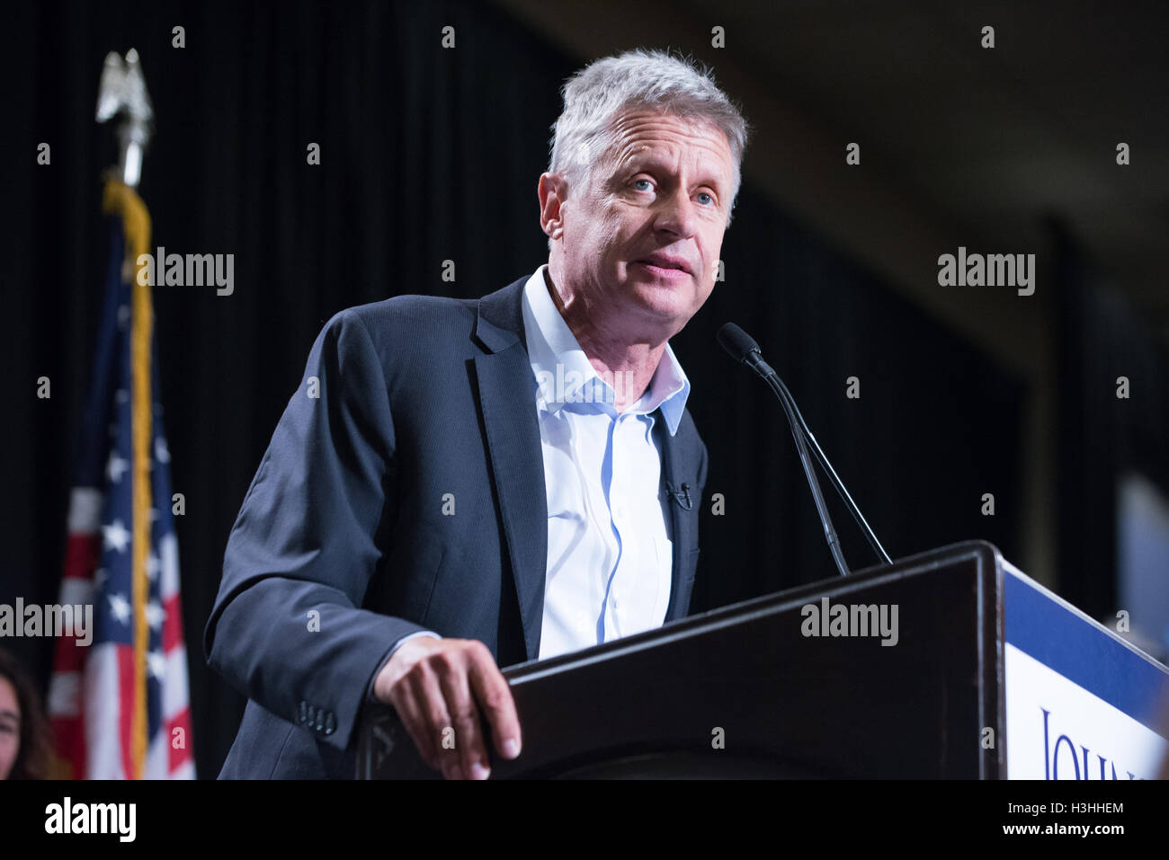 Presidential candidate Governor Gary Johnson speaks at the Johnson/Weld ...