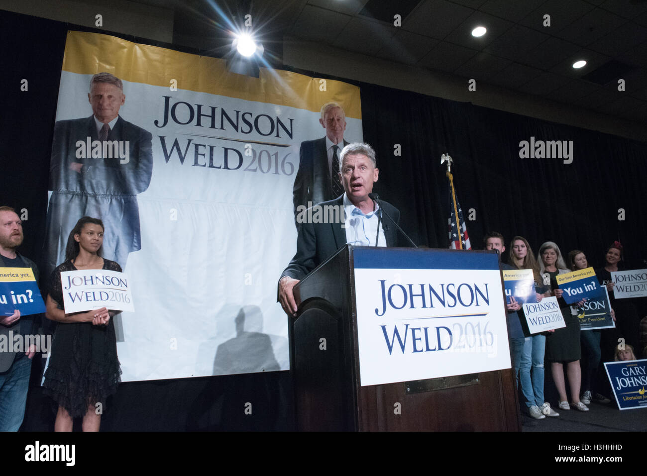 Presidential candidate Governor Gary Johnson speaks at the Johnson/Weld ...