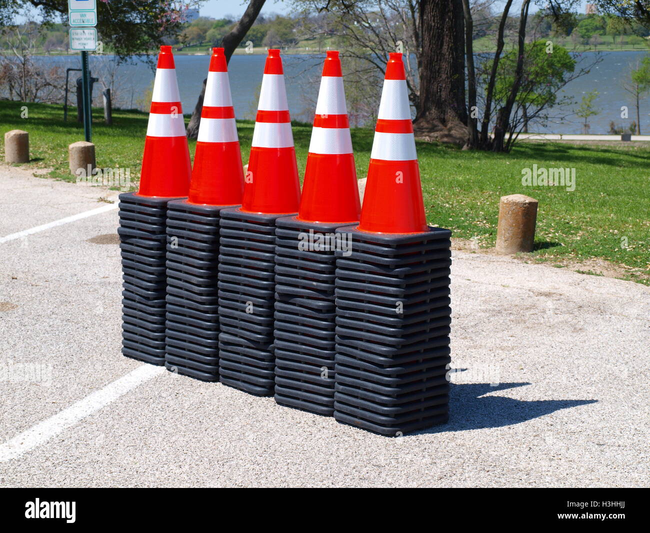 Swimming pool delivery hi-res stock photography and images - Alamy