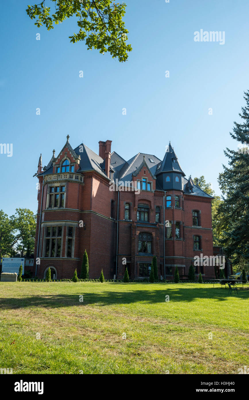 Castle (b.1870 - 1872) in Wasowo, Gmina Kuślin, Nowy Tomyśl County ...