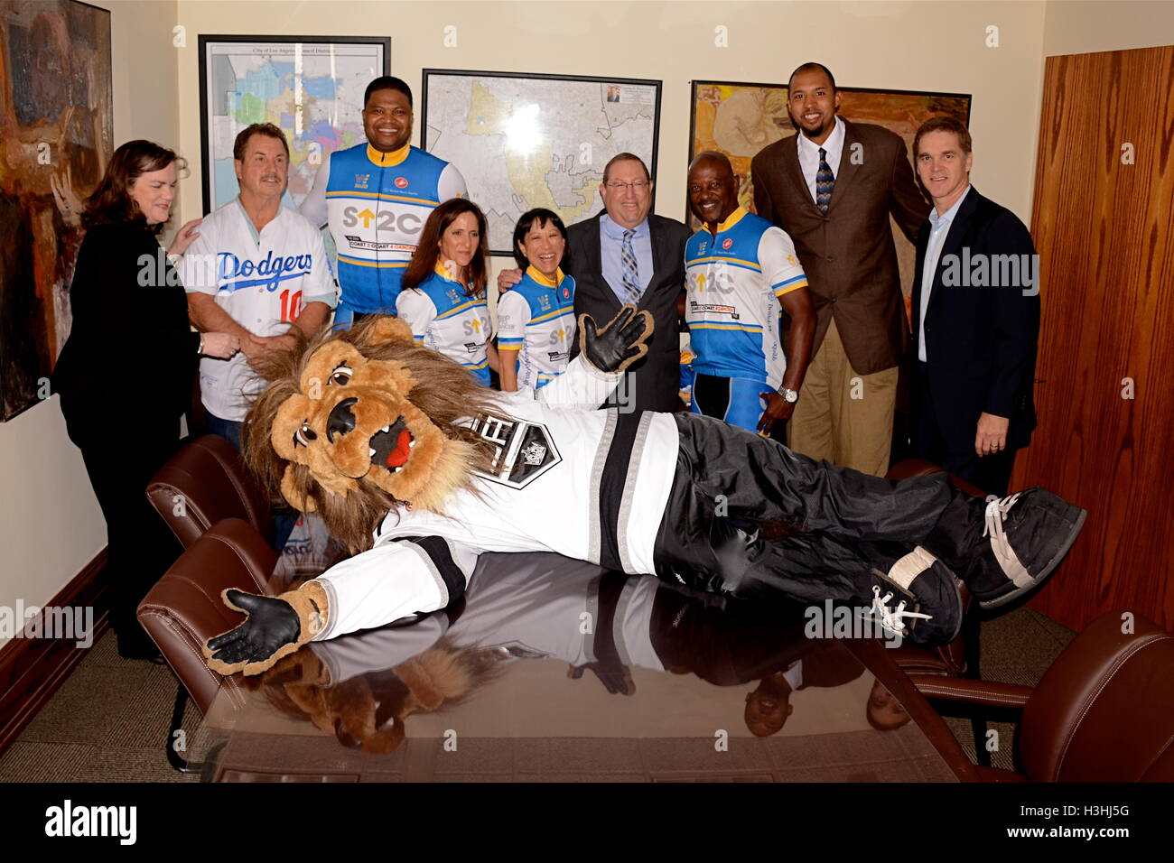 Kathleen Lobb, Ron Cey, Paul Koretz, Brian Cook, Luc Robitaille and ...