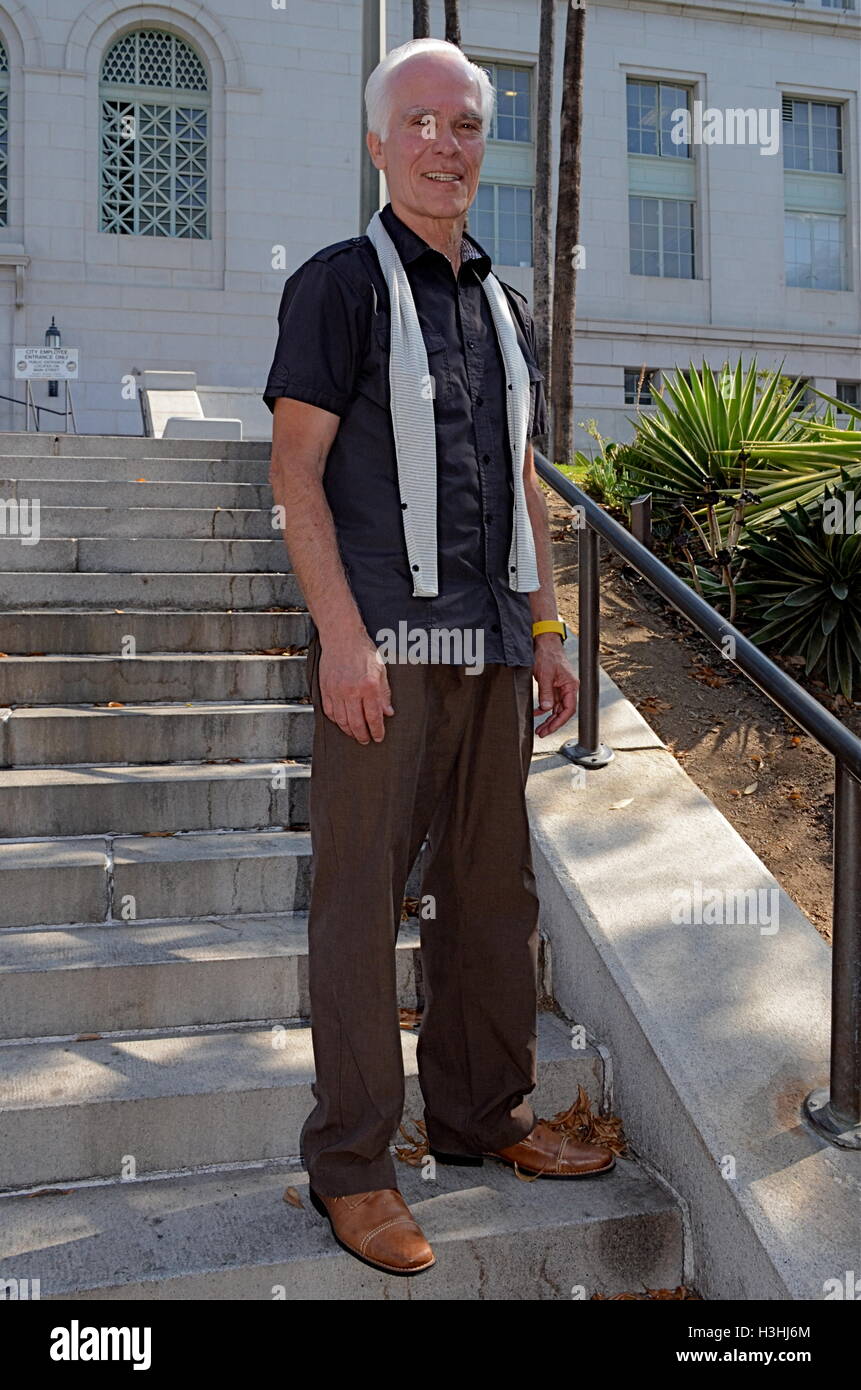 Gil Garcetti attends Press Conference For "Stand Up To Cancer Day" at ...