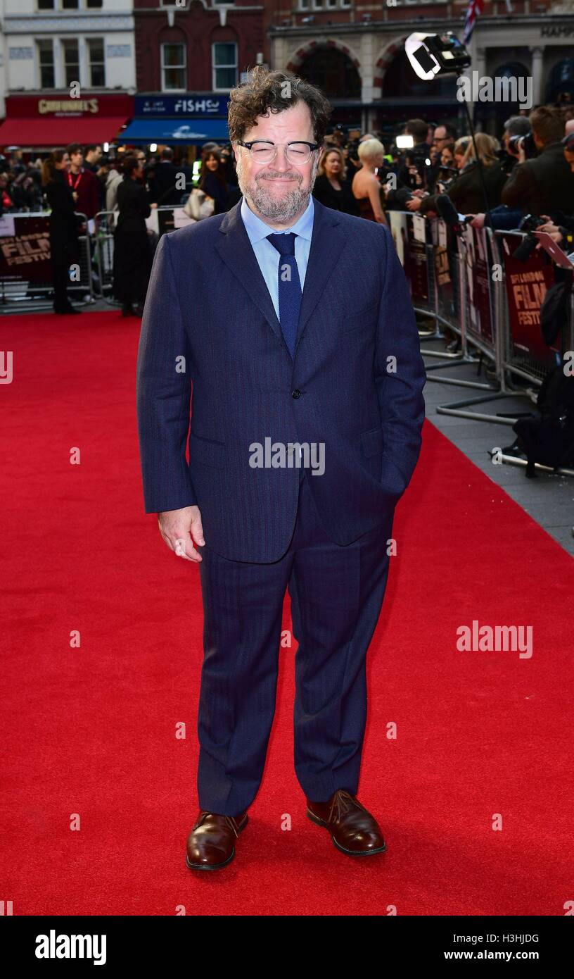Kenneth Lonergan attends the premiere of Manchester By The Sea during ...