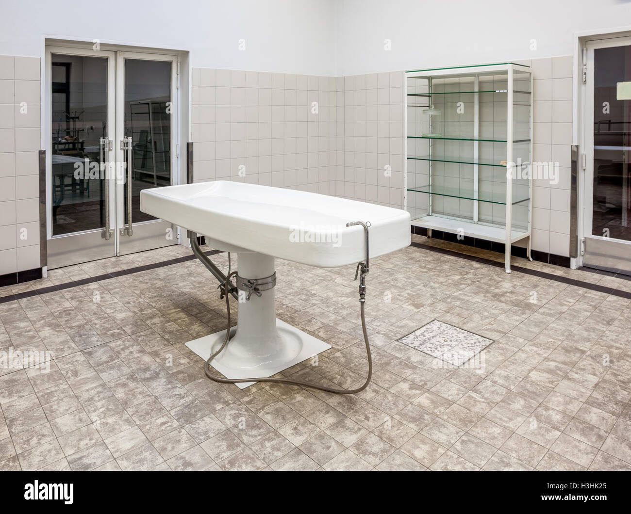 Autopsy examination hi-res stock photography and images - Alamy