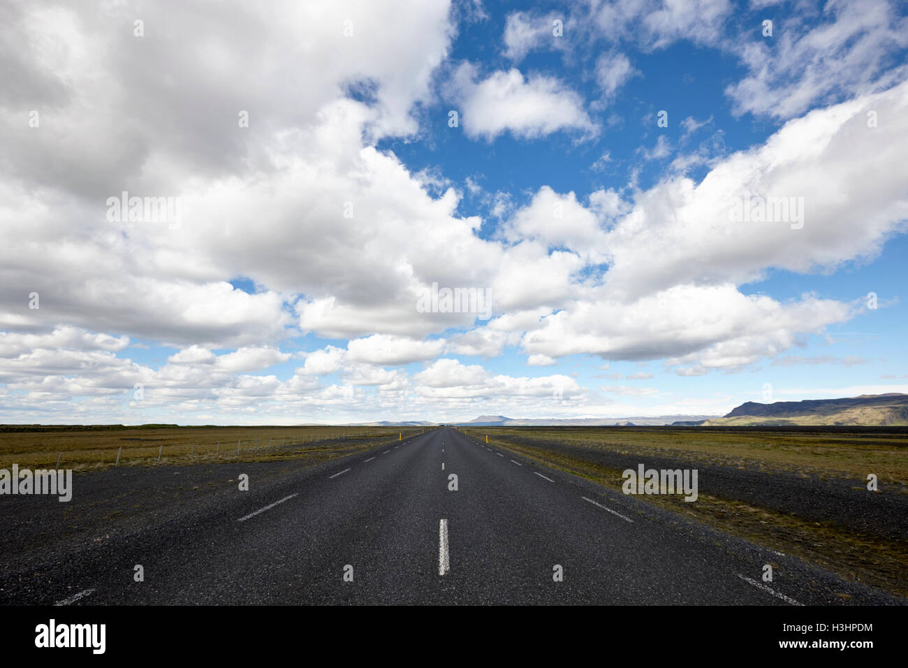 Ring road empty hi-res stock photography and images - Alamy