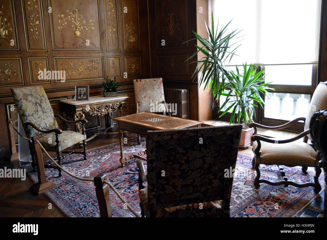Table castle hi-res stock photography and images - Alamy