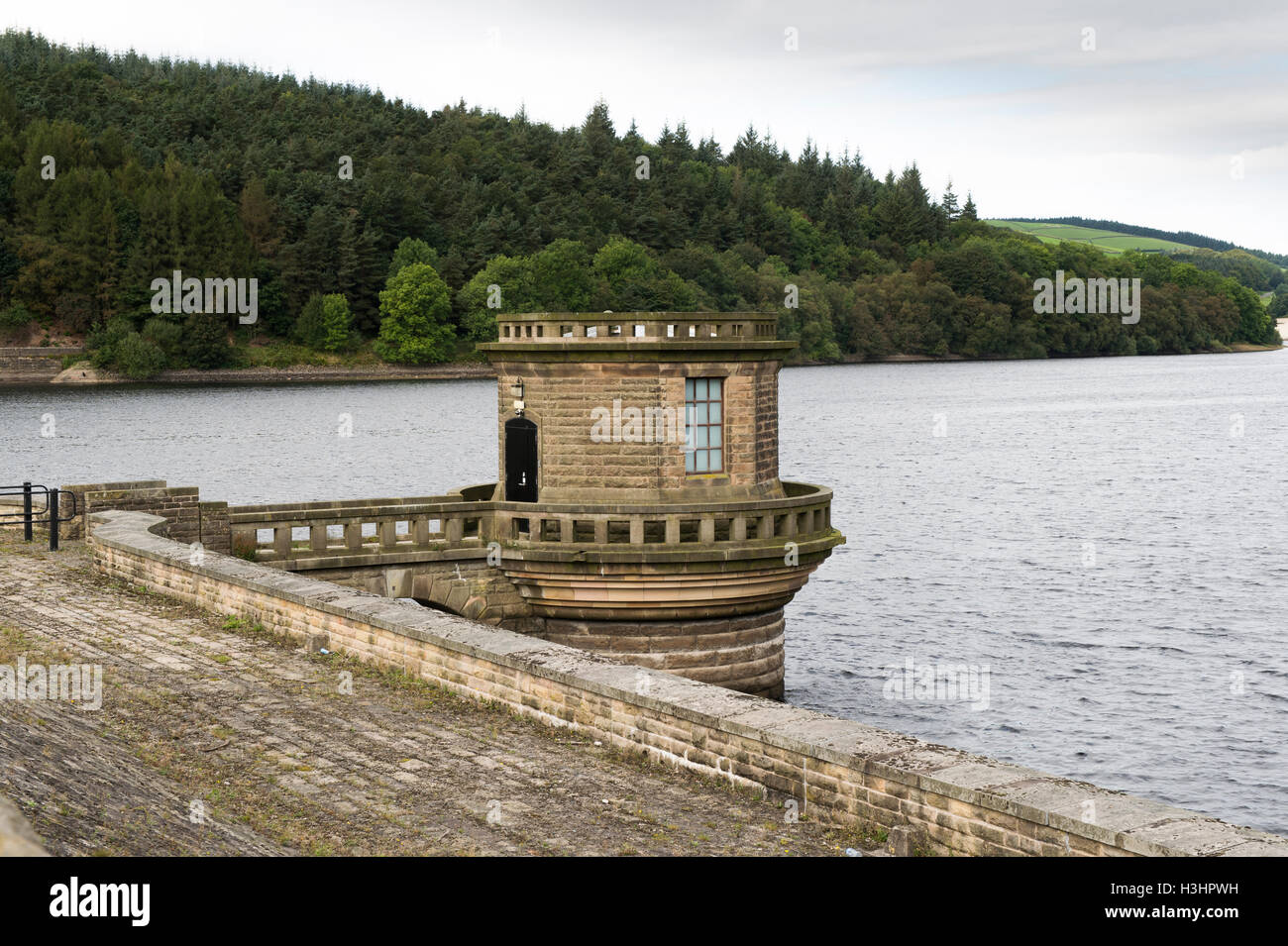 Ladybower reservoir hi-res stock photography and images - Alamy