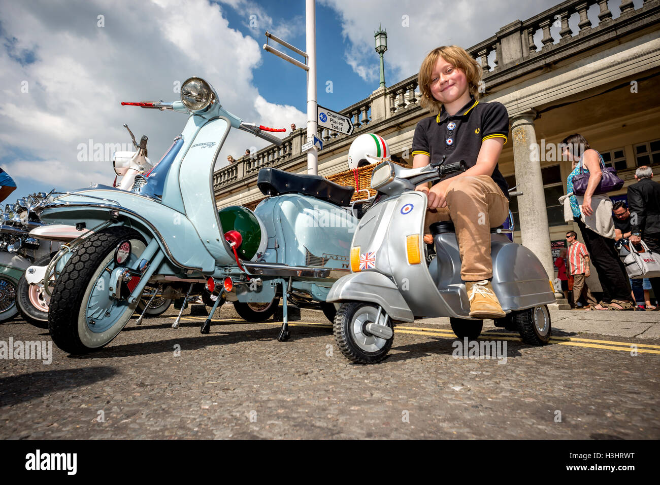The Mod Weekender attracted thousands to Brighton this afternoon Stock ...