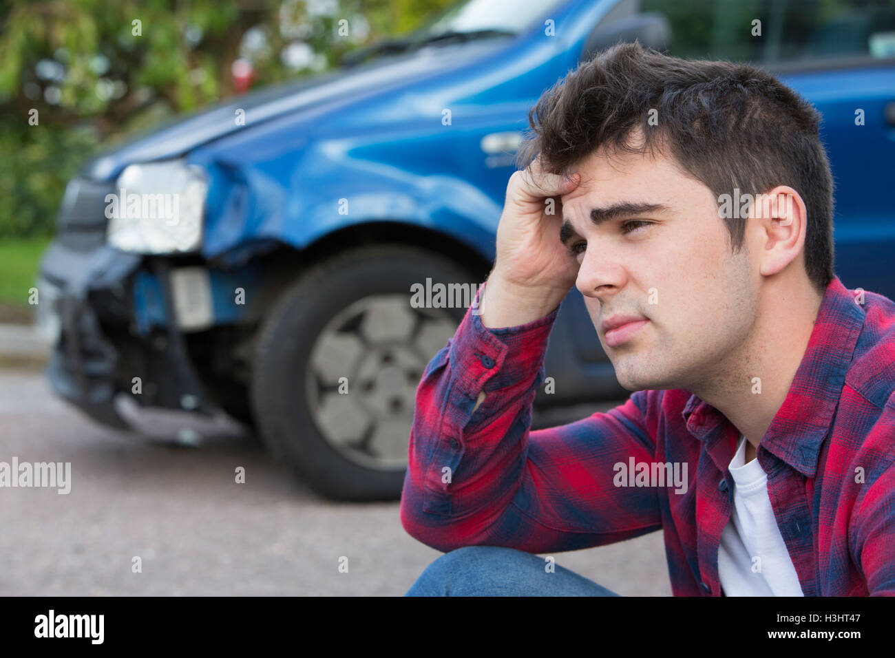 Accident damaged vehicle hi-res stock photography and images - Alamy