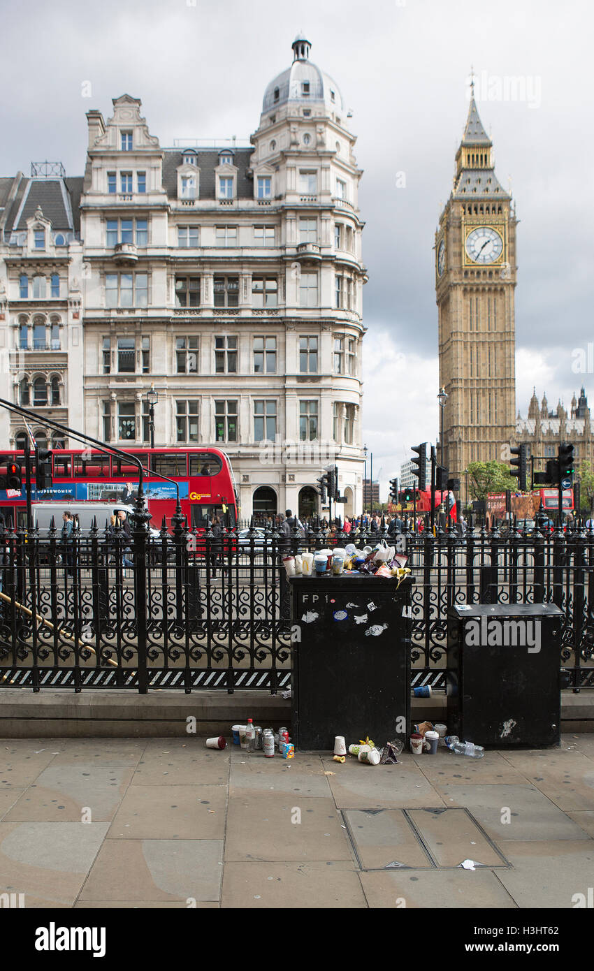 Westminster rubbish hi-res stock photography and images - Alamy