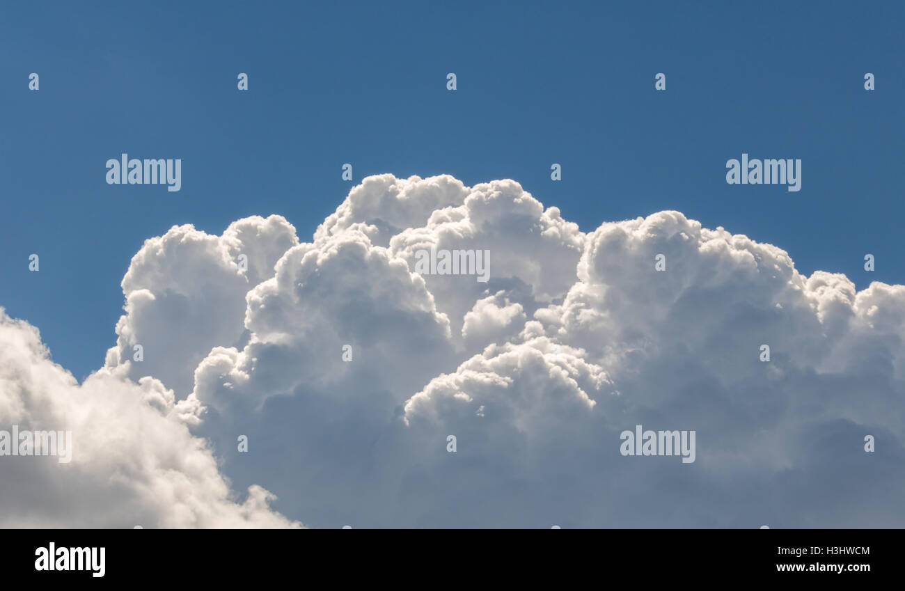 Boundless blue sky hi-res stock photography and images - Alamy