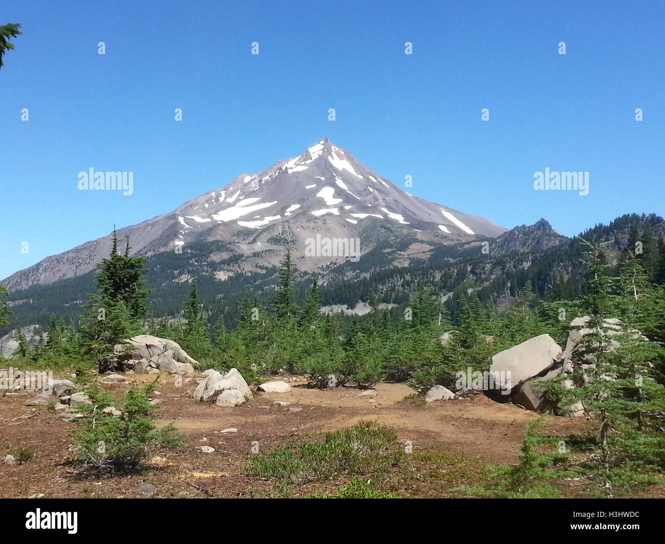 Front side of mt jefferson hi-res stock photography and images - Alamy