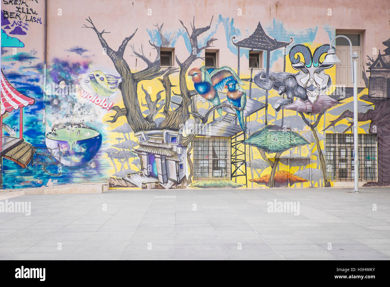 Graffiti in rethymnon crete hi-res stock photography and images - Alamy