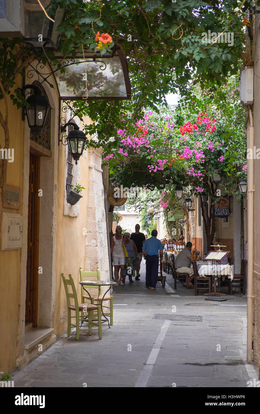 Eating out in rethymnon hi-res stock photography and images - Alamy