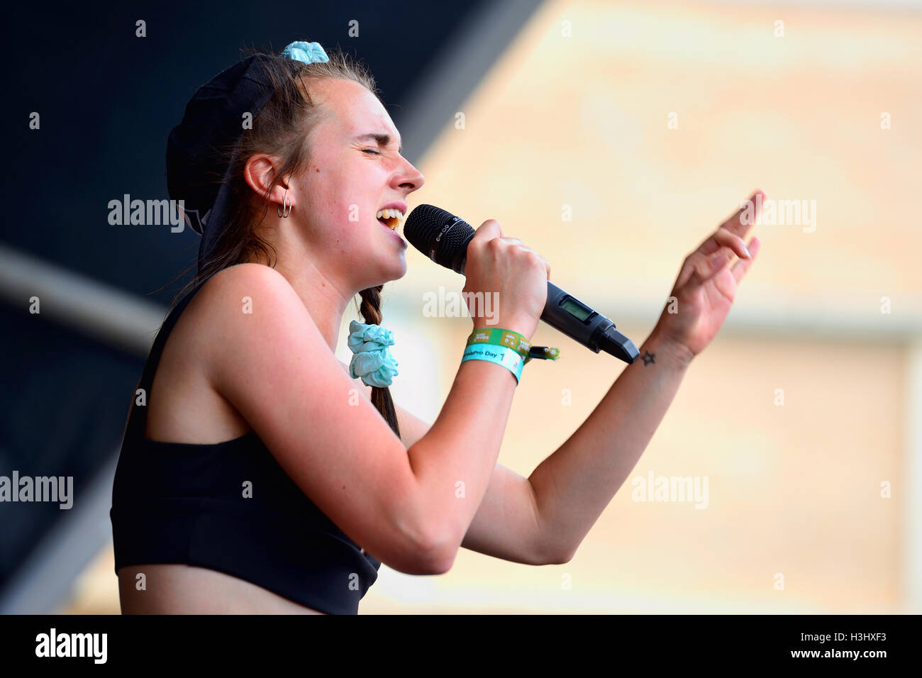 BARCELONA - JUN 12: MO (Danish singer and songwriter signed to Sony ...
