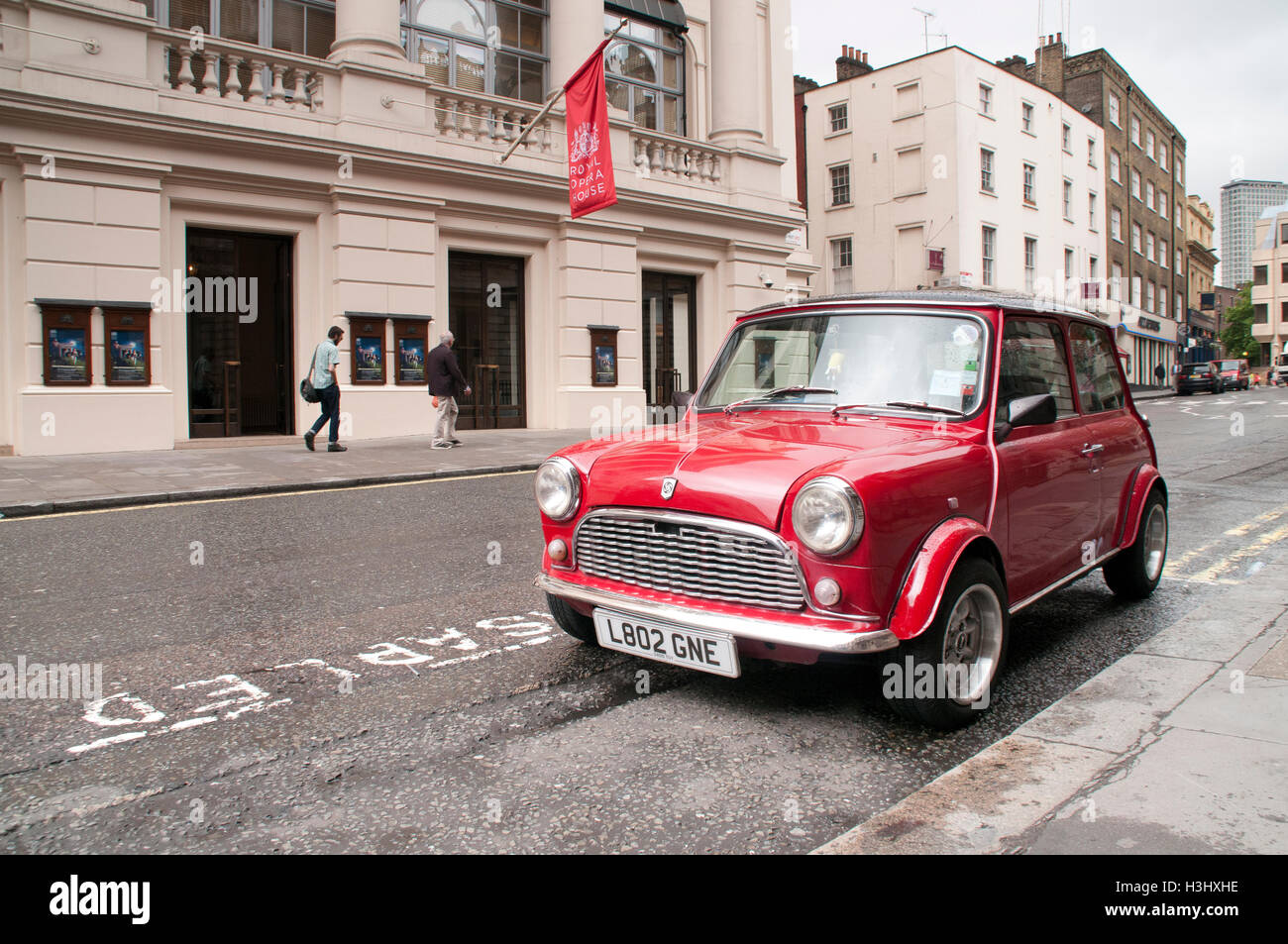 Red mini cooper classic hi-res stock photography and images - Alamy