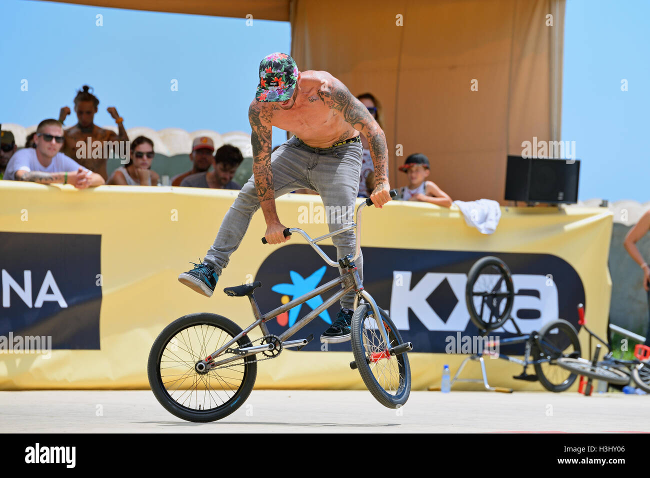 Professional bike rider hi-res stock photography and images - Alamy