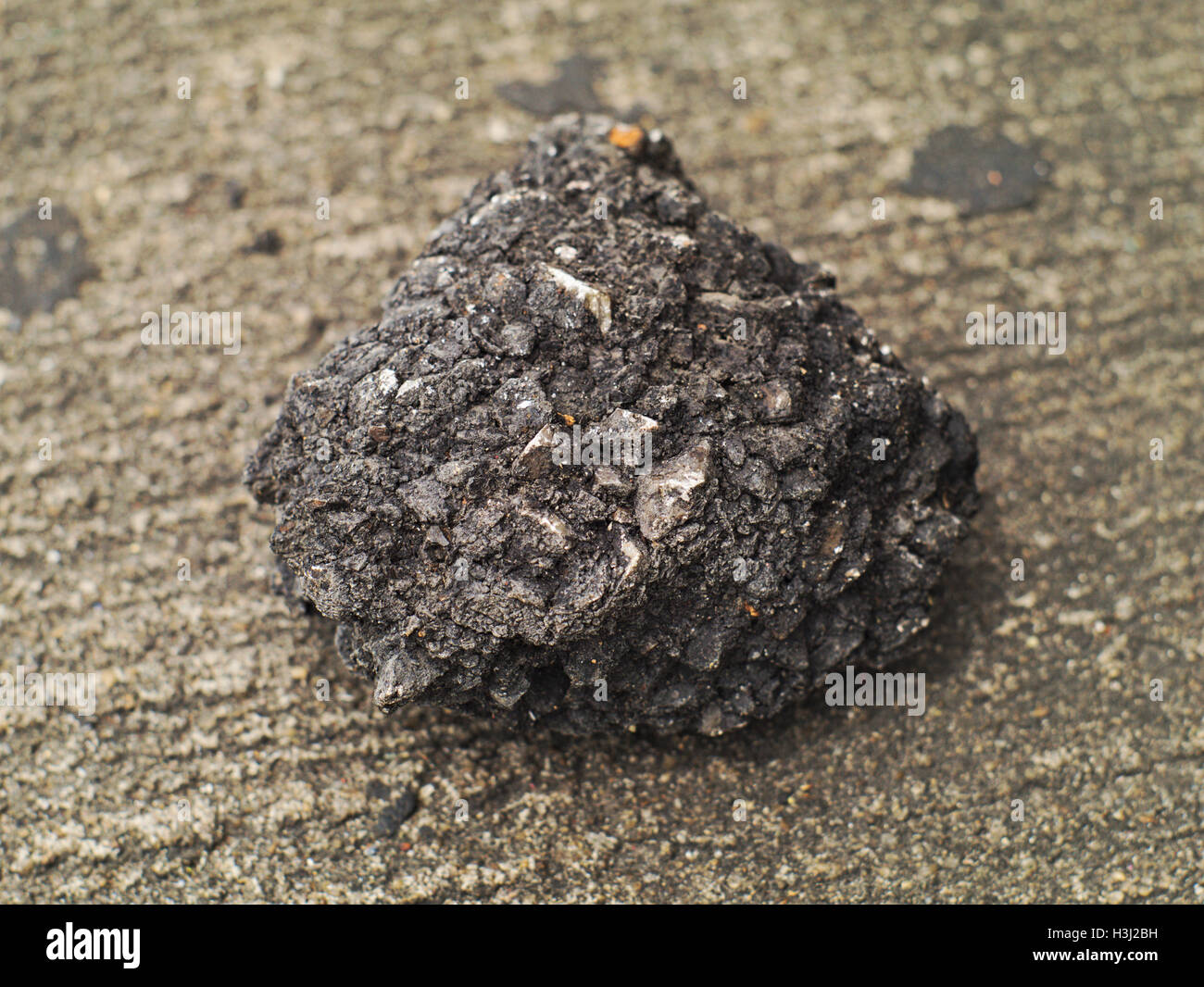 Lump of rock hi-res stock photography and images - Alamy