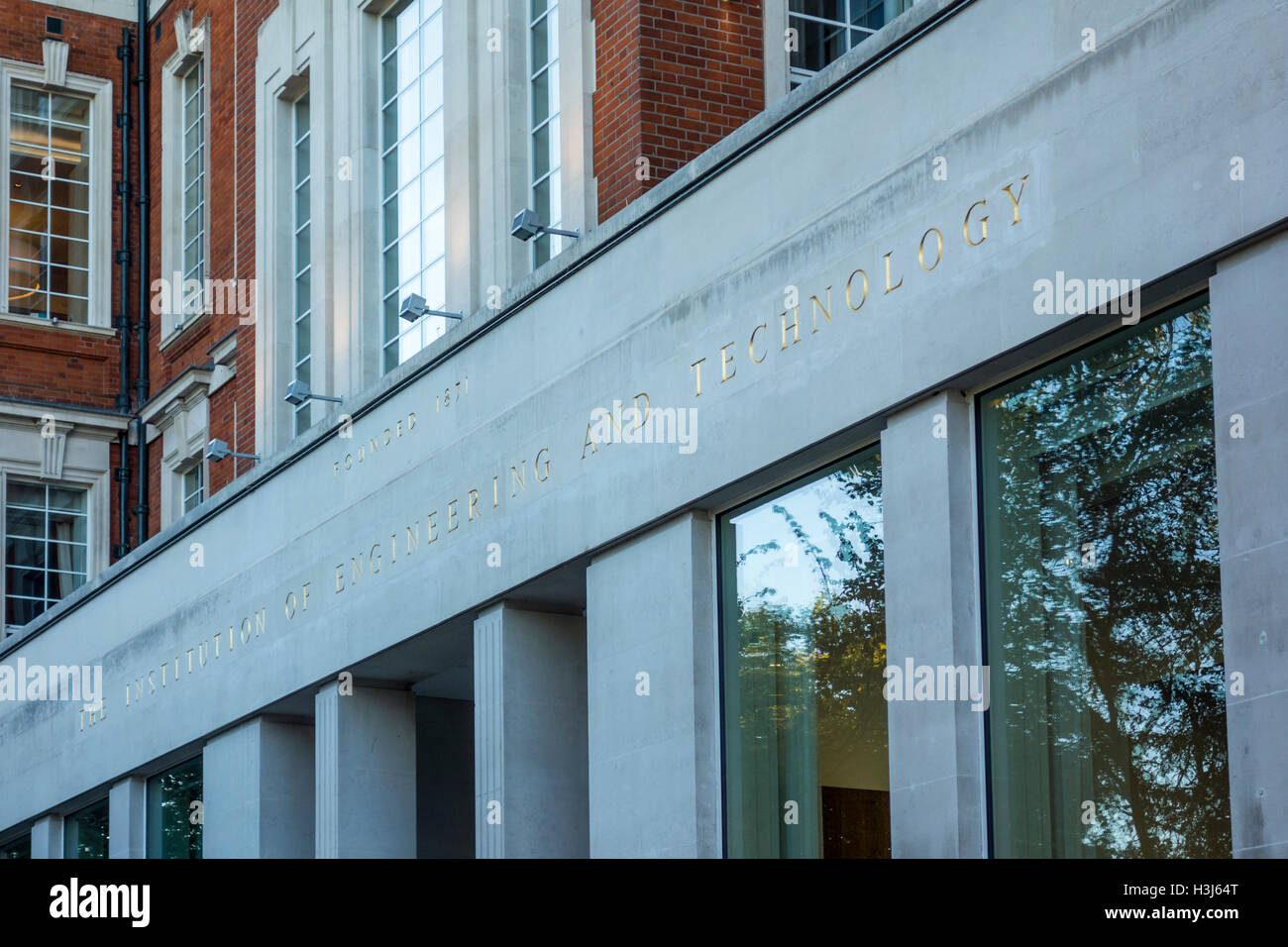 Institution of Engineering and Technology, Savoy Place, Embankment ...