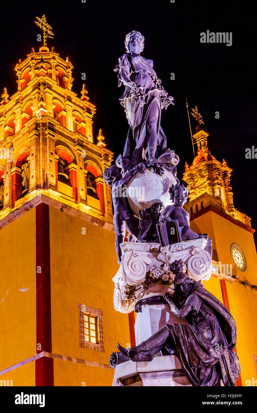 Our Lady of Guanajuato Paz Peace Statu Night Guanajuato, Mexico Stock ...