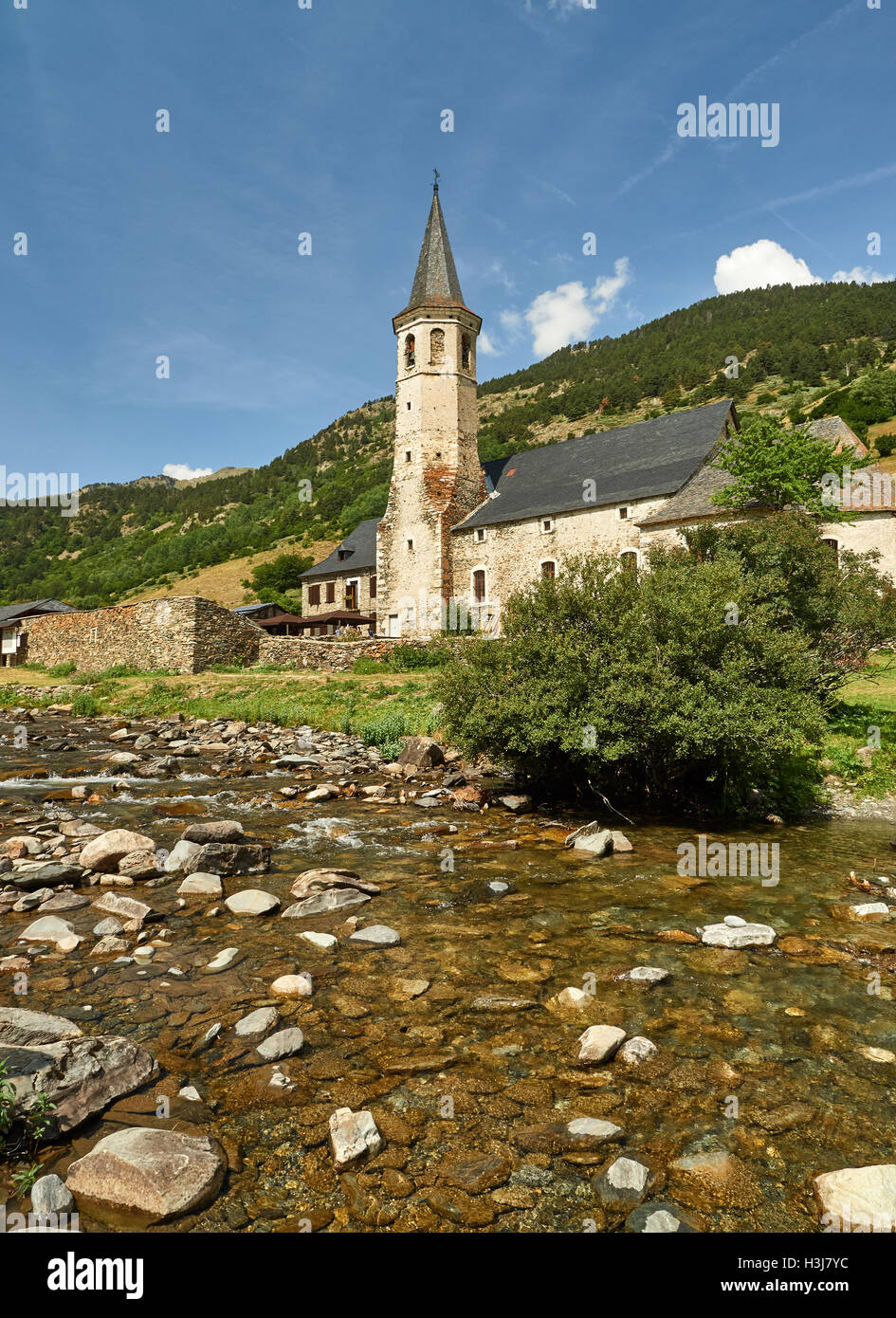 Catalan romanesque architecture hi-res stock photography and images - Alamy