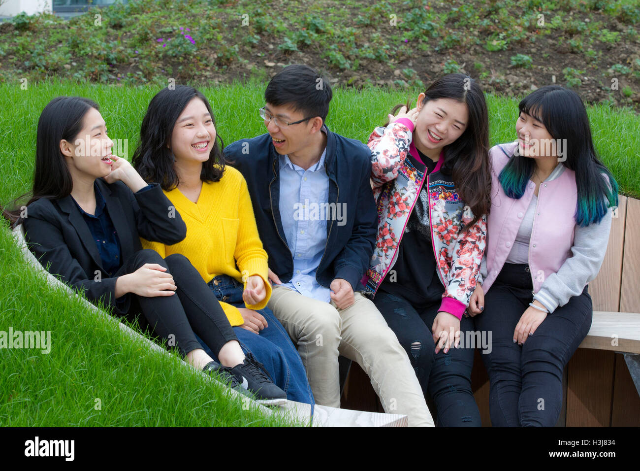 Young Chinese people on campus Stock Photo - Alamy