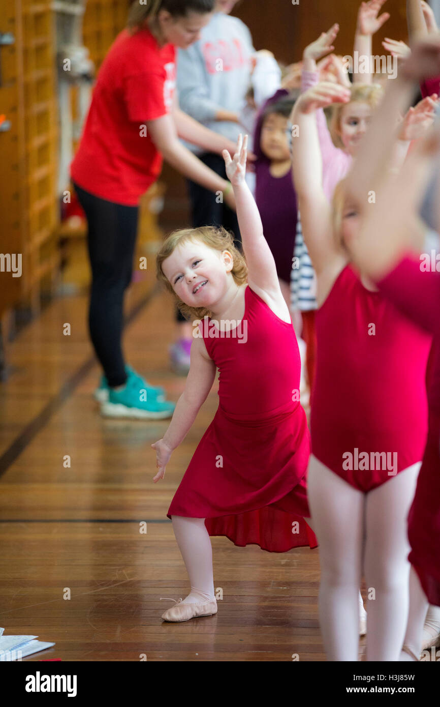 Ethnic mix of children at dance school Stock Photo - Alamy