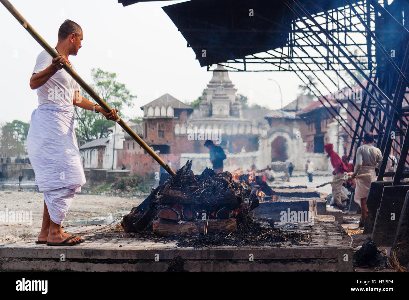 Hindu last rites hi-res stock photography and images - Alamy