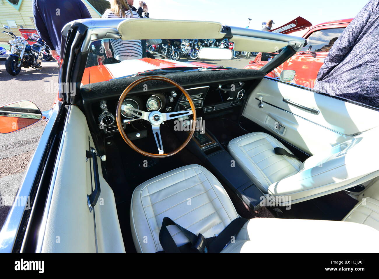 The interior of a Chevrolet Camaro classic car Stock Photo - Alamy