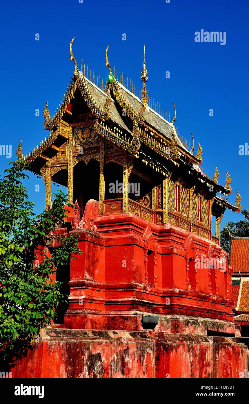 Red sandstone base hi-res stock photography and images - Alamy