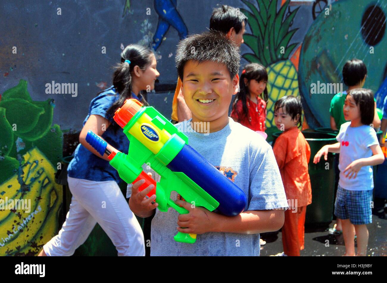 Super soaker hi-res stock photography and images - Alamy