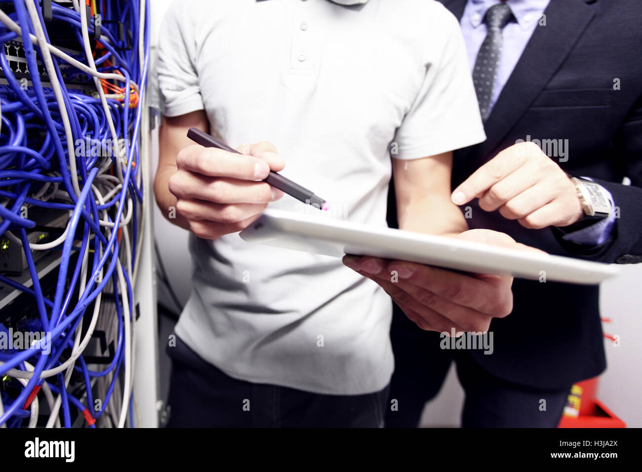 Server room hi-res stock photography and images - Alamy
