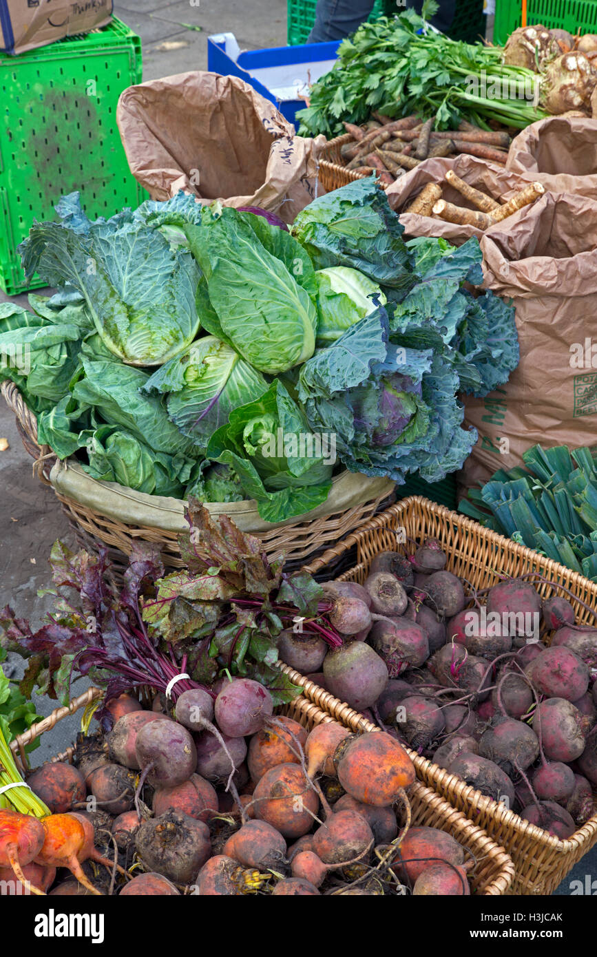 Organic cabbage and beetroot for sale at the Farmer's Market in ...