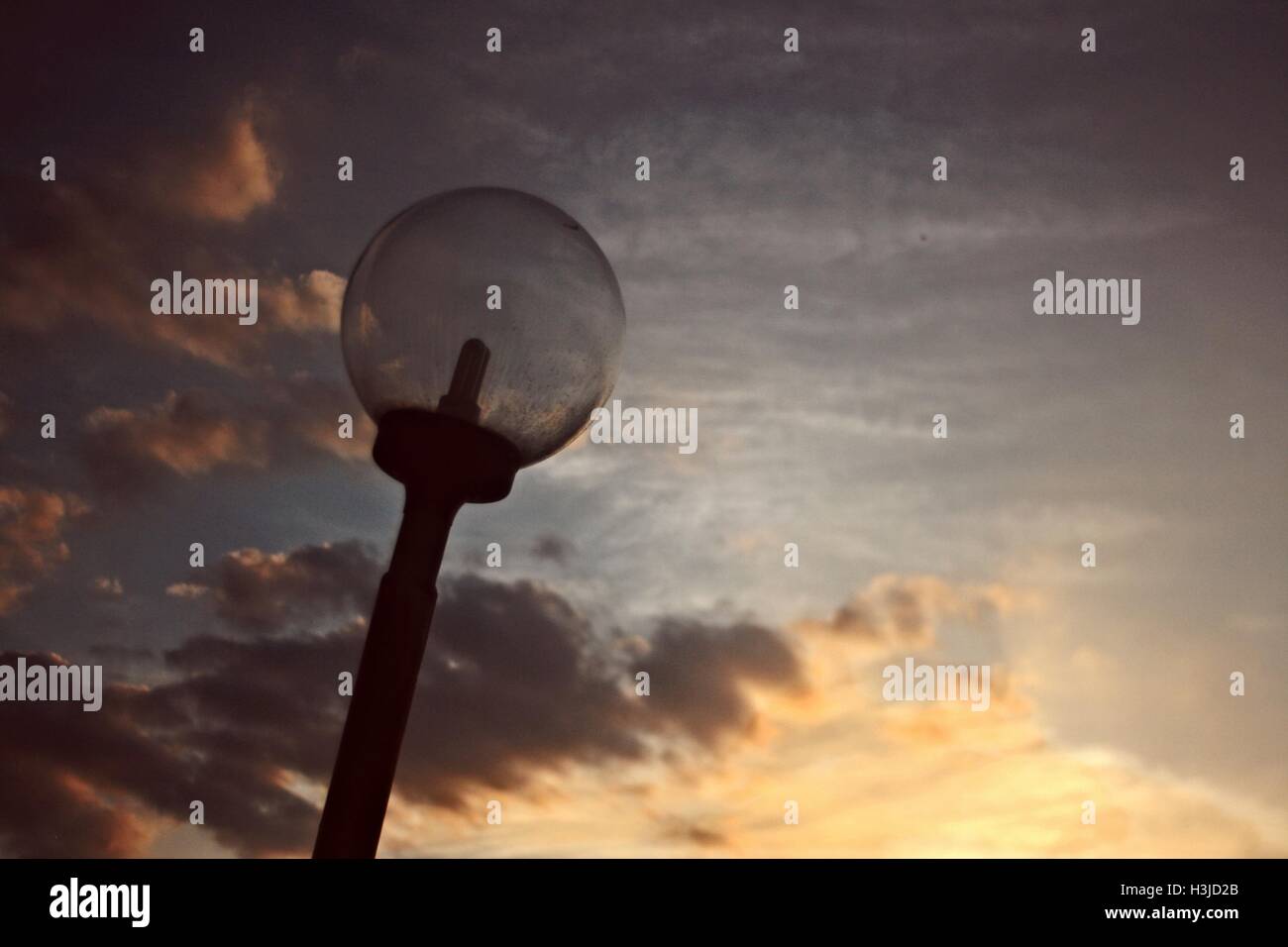 City lamp hi-res stock photography and images - Alamy