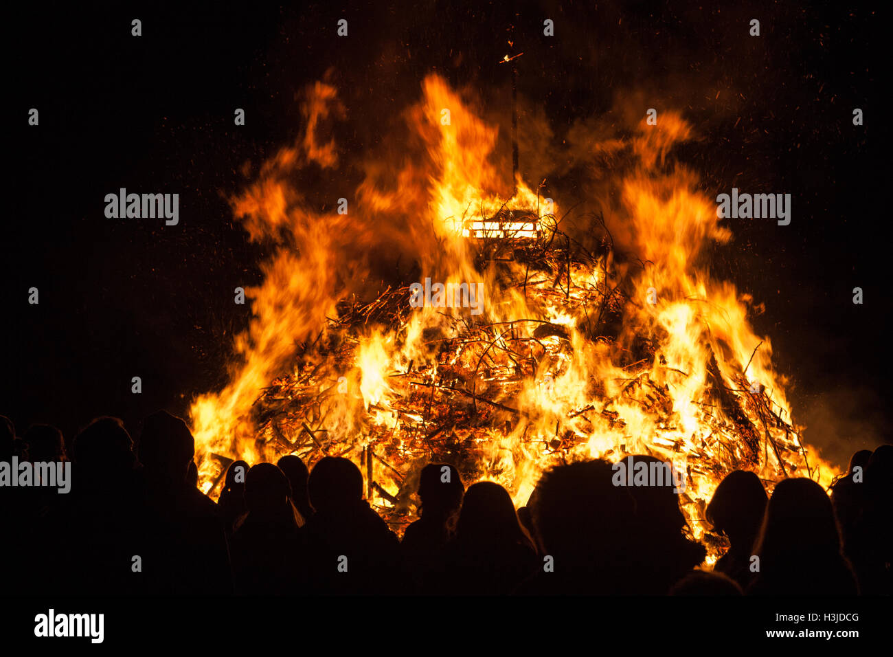 Bonfire Night, believed to be Europe's largest bonfire at Guy Fawkes ...