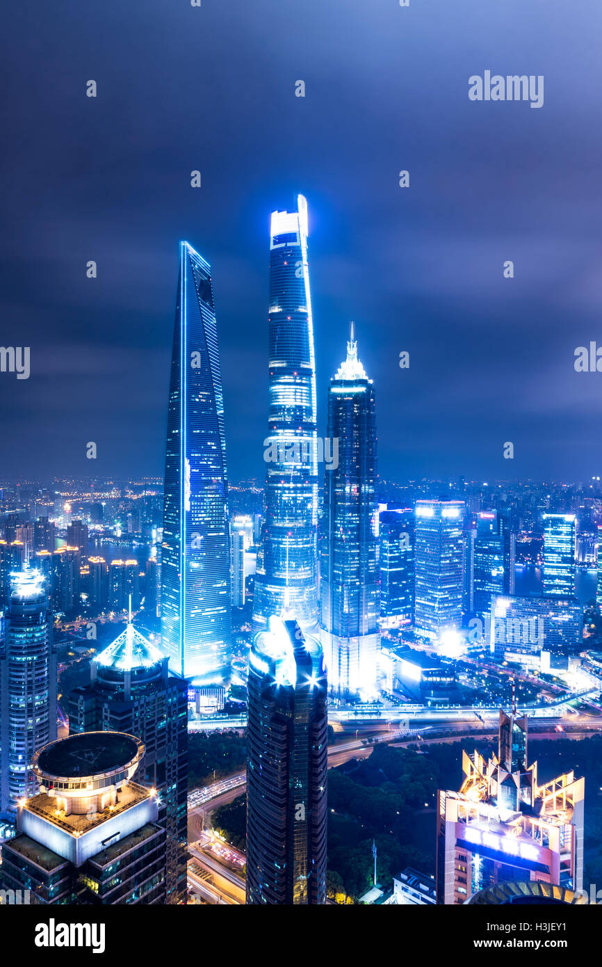 Landmark buildings in shanghai hi-res stock photography and images - Alamy