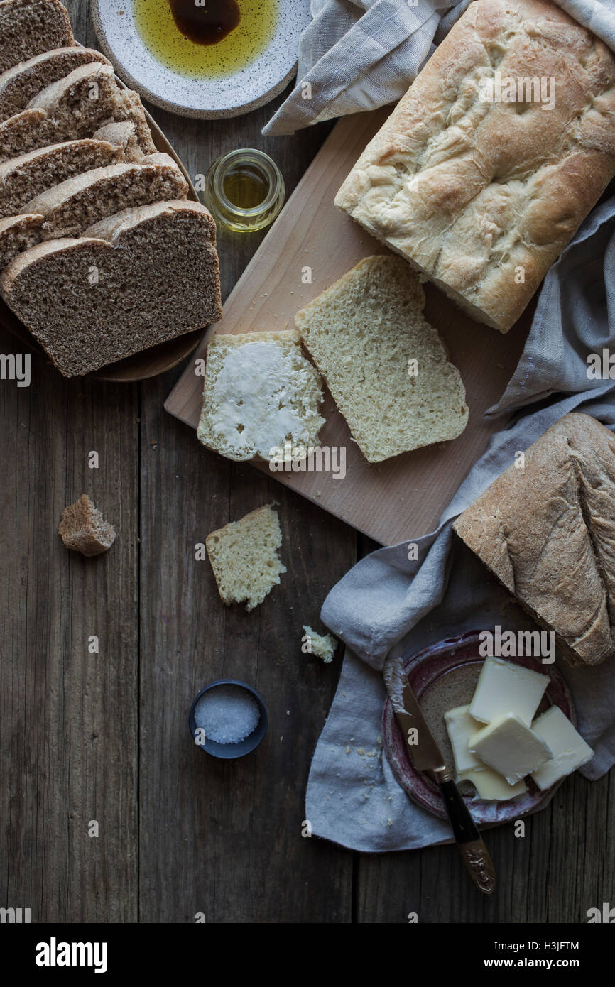 Plates of bread hi-res stock photography and images - Alamy