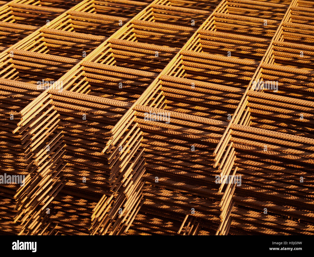 Grid pattern of concrete reinforcing iron with rusty color Stock Photo ...