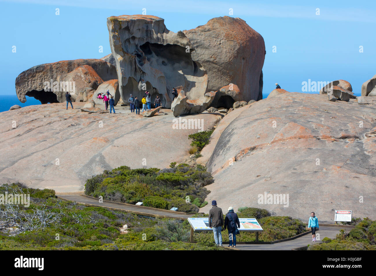 Remarable Rocks, formed through erosion, Flinders chase national park ...