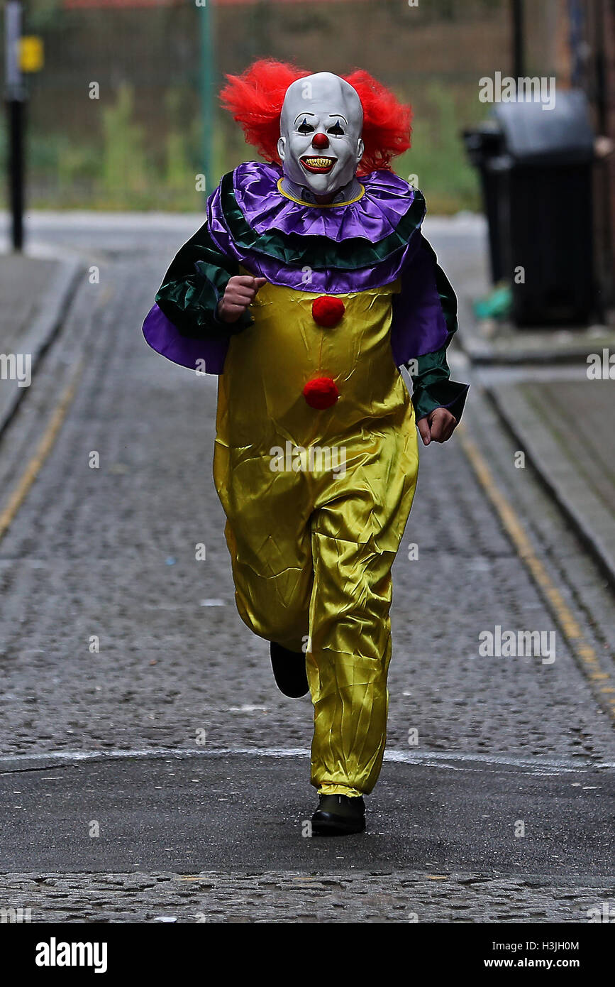Killer clown hi-res stock photography and images - Alamy