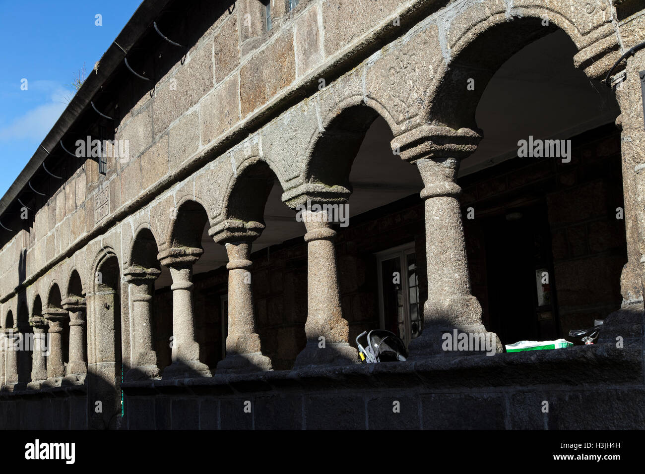 Cruck roof hi-res stock photography and images - Alamy